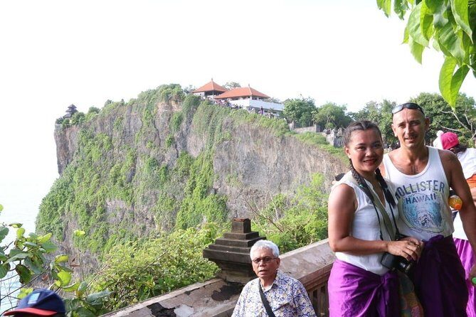 Tanah Lot and Uluwatu Temple Tour Including Seafood Dinner at Jimbaran Beach - Stop 2: Uluwatu Temple