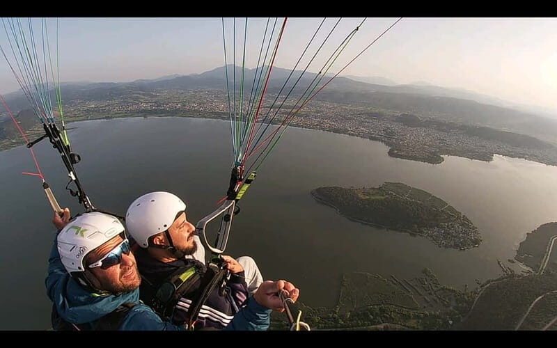 Tandem flight with paramotor from above ioannina zagori - Key Points