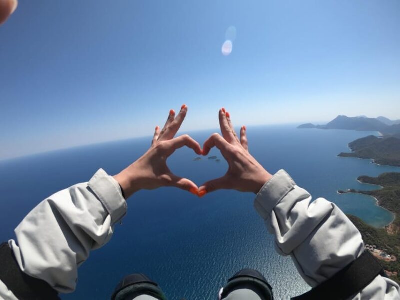 TANDEM PARAGLDNG FLIGHT CABLE CAR TRANSFER TO KEMER REGON - Key Points