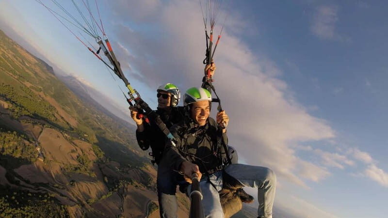 Tandem Paragliding over Barcelona + Transport - Key Points