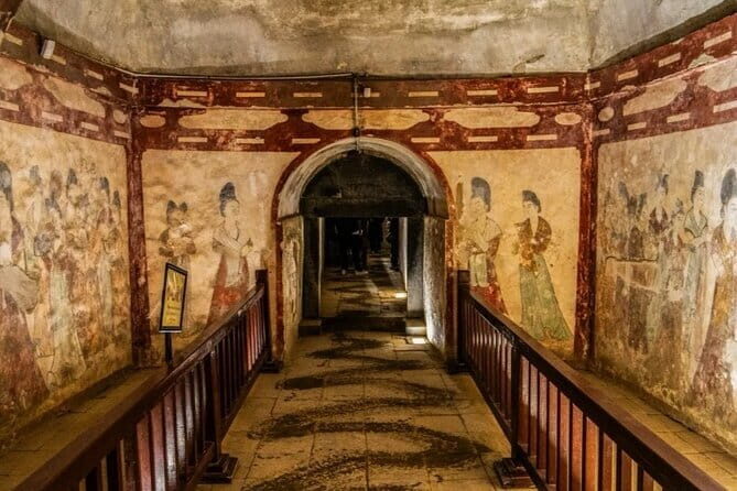 Tang Dynasty Car Tour of Xi an - A comprehensive look at the Tang Dynasty Car Tour