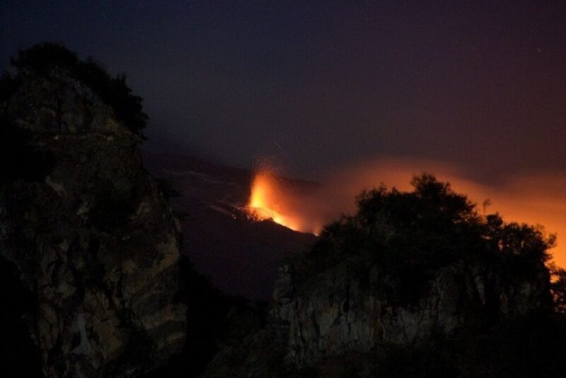 Taormina: Mount Etna Sunset Tour with Cave Visit and Tasting - Key Points