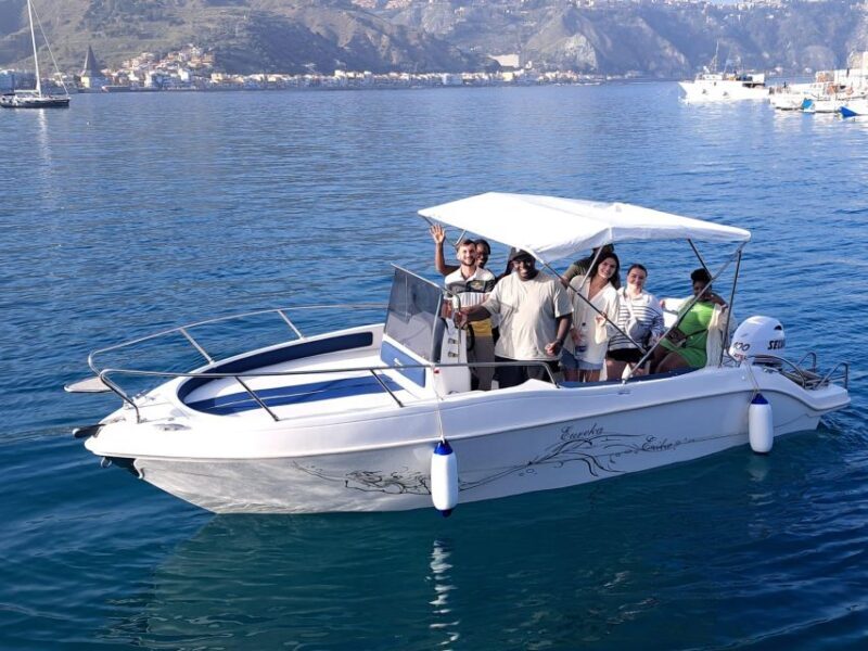 Taormina Sunset tour in search of dolphins with aperitif - Key Points