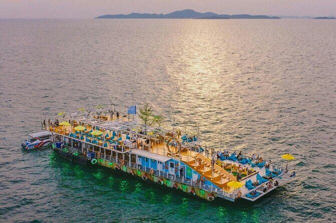 Tappia Floating Cafe Pattaya - Who Will Love This Experience?