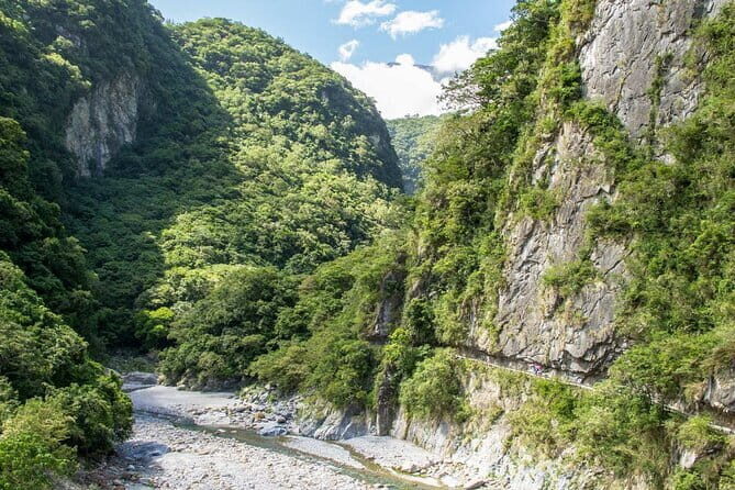 Taroko, Qingshui Cliff, Xincheng Old Street & Qixingtan Day Tour - Practical Details That Matter