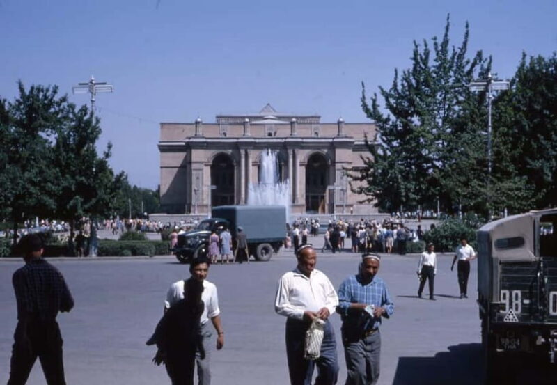 Tashkent: Soviet Charm Retro Tour on a Historic VAZ-2101 Car - An Authentic Journey into Tashkent’s Soviet Era