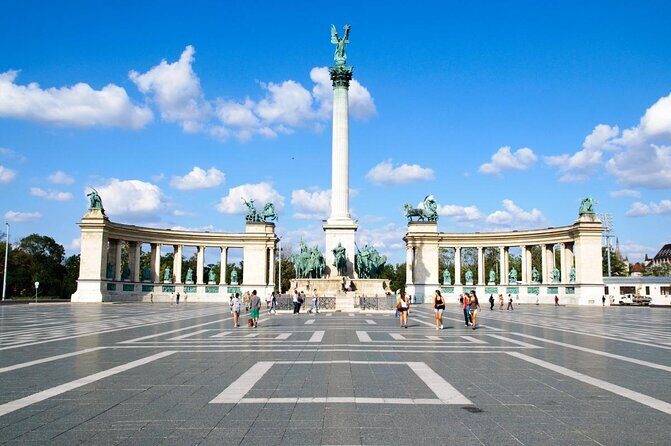 Taste Budapest - Fat Boy Foodies Walk - An Overview of the Food Tour Experience in Budapest