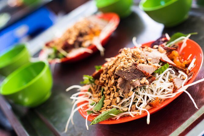 Tasting 8 Different Hanoi Street Foods at Noon Time - Who Will Love This Tour?