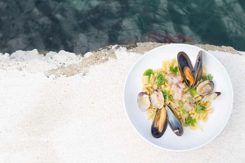 Tasting dinner by the sea with exclusive use of the bay - An In-Depth Look at the Seaside Tasting Experience