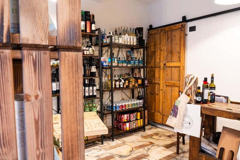 Tasting of Local Wines with appetizers in Rapallo's historic center. - Key Points