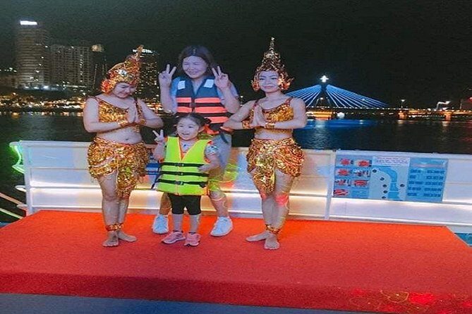 Tasty Vietnam Dinner on Bamboo Dragon Cruise/Yatch By Champa Show - Key Points