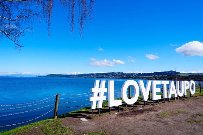Taup to Auckland via Rotorua and Hobbiton - Rotorua’s Geothermal Wonders at Te Puia