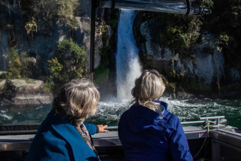 Taupo: Lake Taupo Western Bays Catamaran Tour with Bush Walk - An Encounter with Nature and Adventure