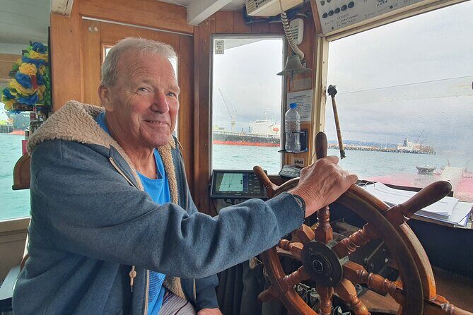 Tauranga Harbour Scenic One Hour Historical Boat Cruise - The Onboard Experience: Comfort and Atmosphere