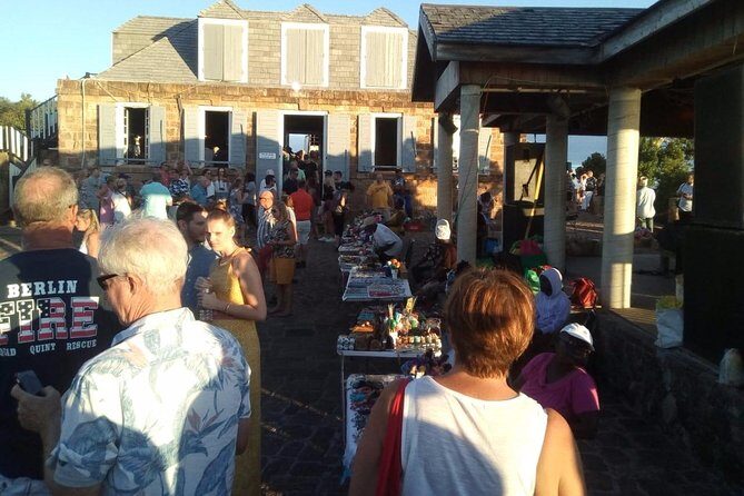 Taxi to Shirley heights lookout Sunday social package - Key Points