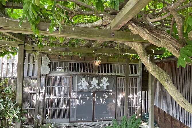 Taxi Tour(4+):Ishikari-nabe Origin Restaurant & Otaru Market Tour - Practical Details and Considerations