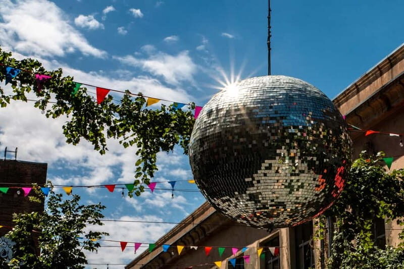 Tbilisi: Alternative Guided Walking Tour with Wine & Snacks - Why This Tour Is Worth Considering