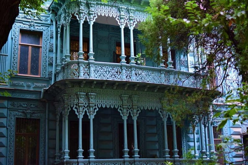 Tbilisi: Alternative Guided Walking Tour with Wine & Snacks - How the Wine & Snacks Add to the Experience