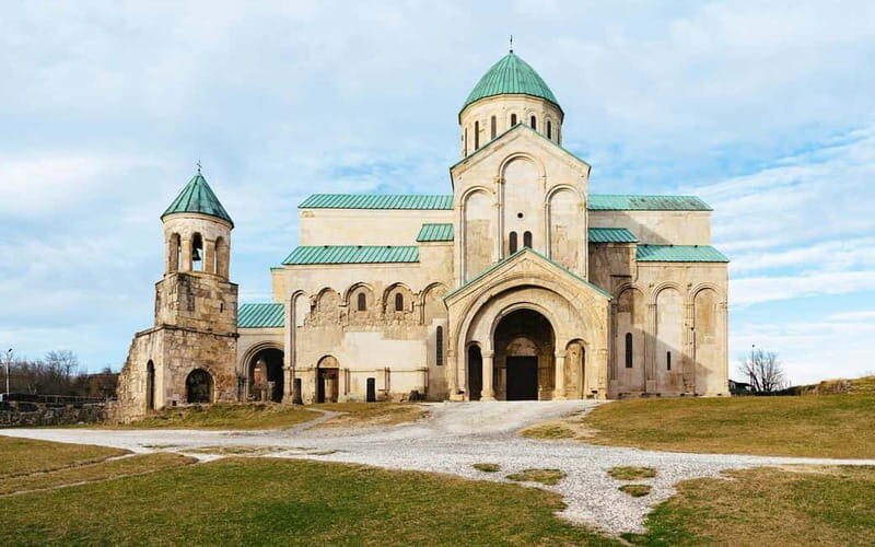 Tbilisi: Martvili Canyon, Prometheus Cave & Kutaisi Tour - Discover the Natural and Cultural Charm of Western Georgia