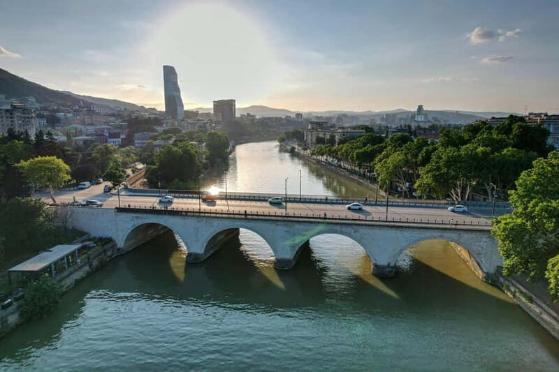 Tbilisi: Old & New city, Guided tour with 12 Tastings - Key Points