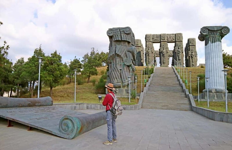 Tbilisi: The Chronicle of Georgia Express Guided Tour - A Deep Dive into the Experience