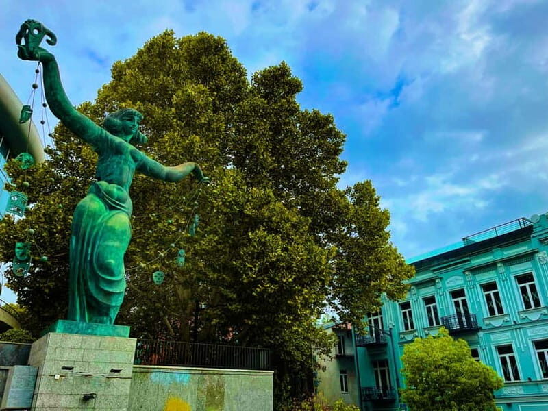 Tbilisi: Walking Tour of Main Highlights With Food & Wine - The Experience: What Travelers Say