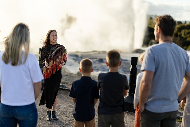 Te Puia and Polynesian Spa Day Tour from Auckland - Discover Rotorua’s Wonders on a Day Tour from Auckland