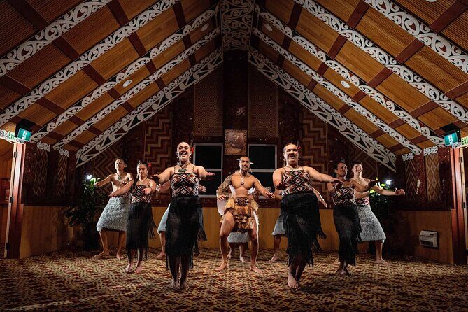 Te Puia: Te P Indigenous Evening Experience with Dinner - The Feast: Hangi and Buffet