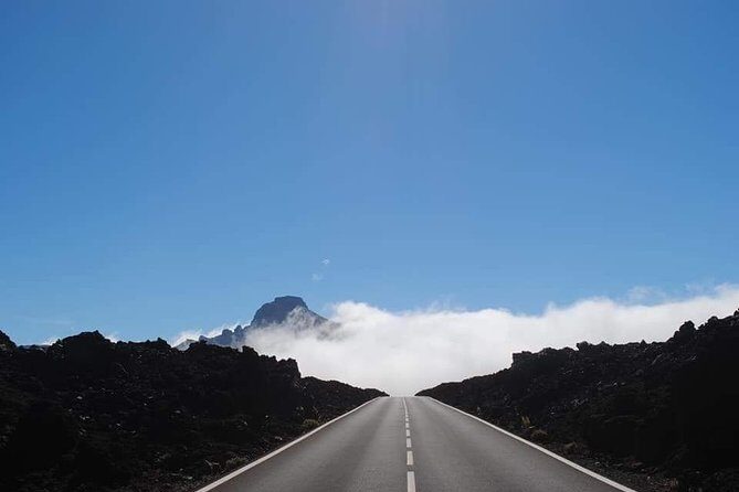 TEIDE NIGHT Astronomy Stargazing Bus Tour, Meal & Drinks included! - Sunsets and Constellations: The Pre-Star Show
