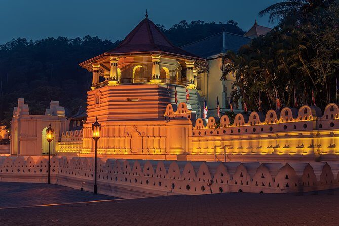 Temple of The Sacred Tooth Relic Entrance Ticket with Guide - An In-Depth Look at the Tour