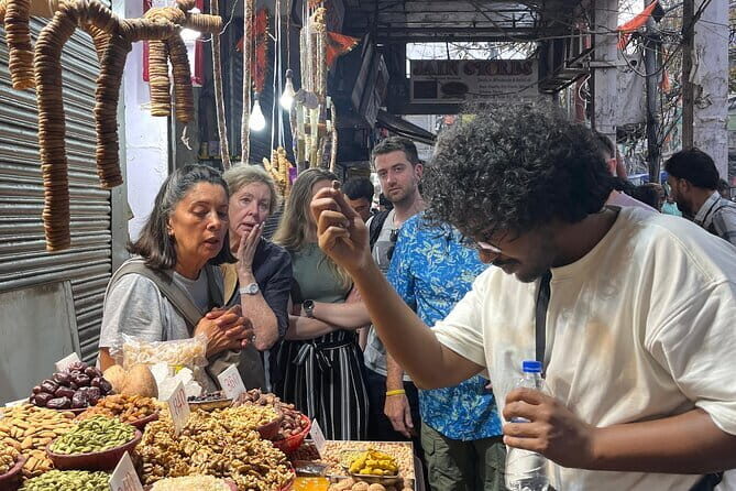 Temples and Bazars of Old Delhi Heritage Walk Tour - Key Points