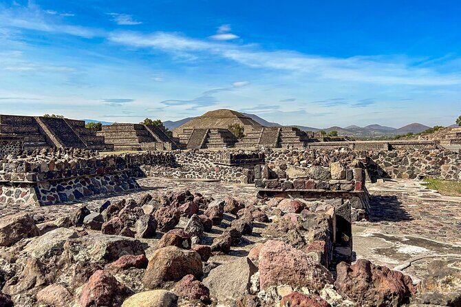 Teotihuacan, Guadalupe Shrine & Tlatelolco Full-Day Tour - Mexican Buffet Lunch & Cultural Entertainment