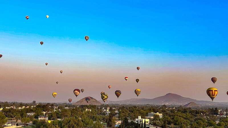 Teotihuacan: Hot Air Balloon Ride with Breakfast - The Landing and Celebration