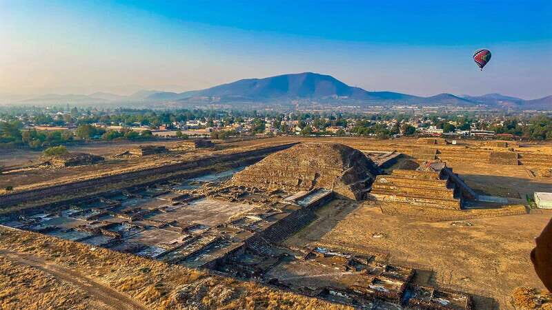 Teotihuacan: Hot Air Balloon Ride with Breakfast - Breakfast and Additional Moments