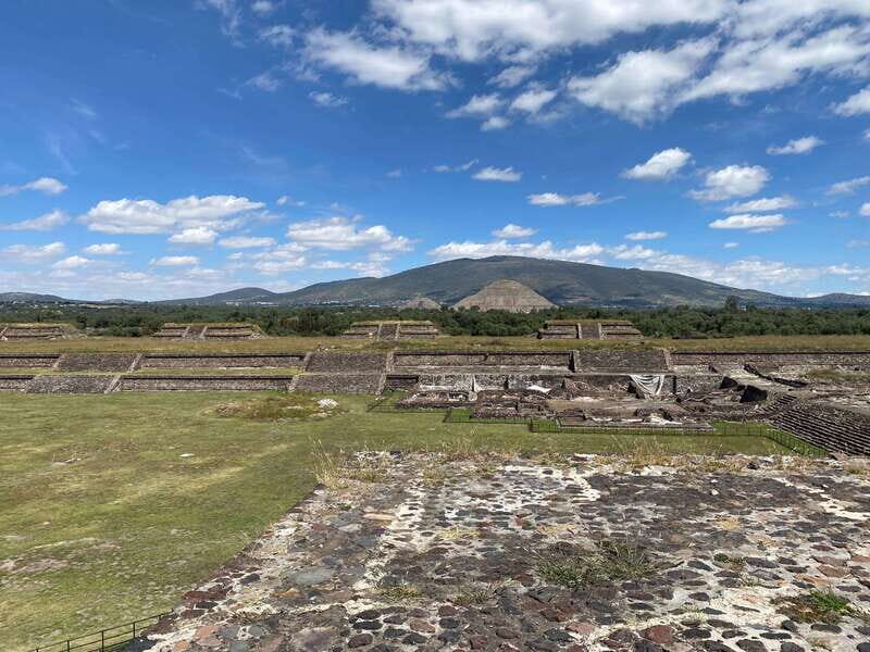 Teotihuacan is more than 2 big pyramids it's a whole culture - Authenticity and Visitor Feedback