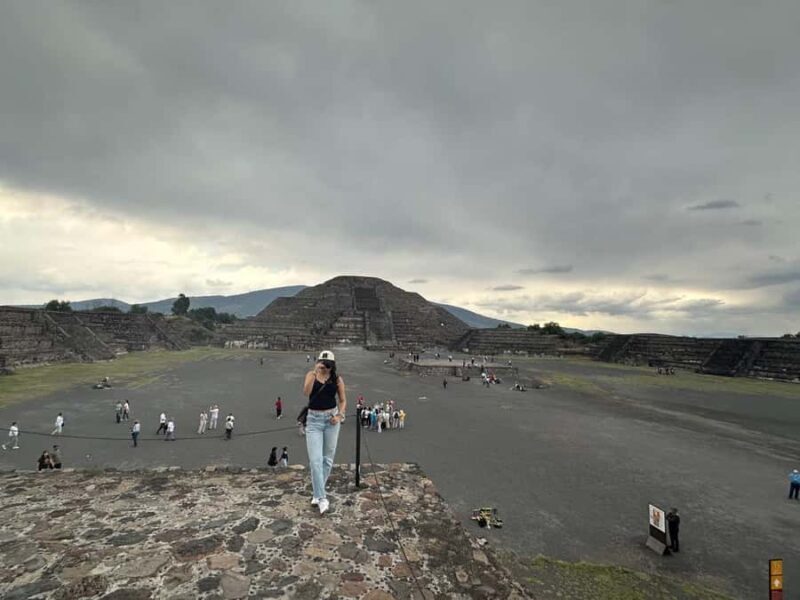 Teotihuacan VIP: Pyramids, Shrine of Guadalupe, and Tourist Areas - A Balanced Look at the Itinerary