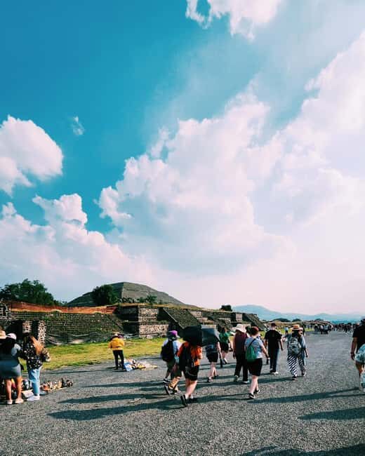 Teotihuacan VIP: Tour of the pyramids and Basilica of Guadalupe, tourist areas - An In-Depth Look at This Tour