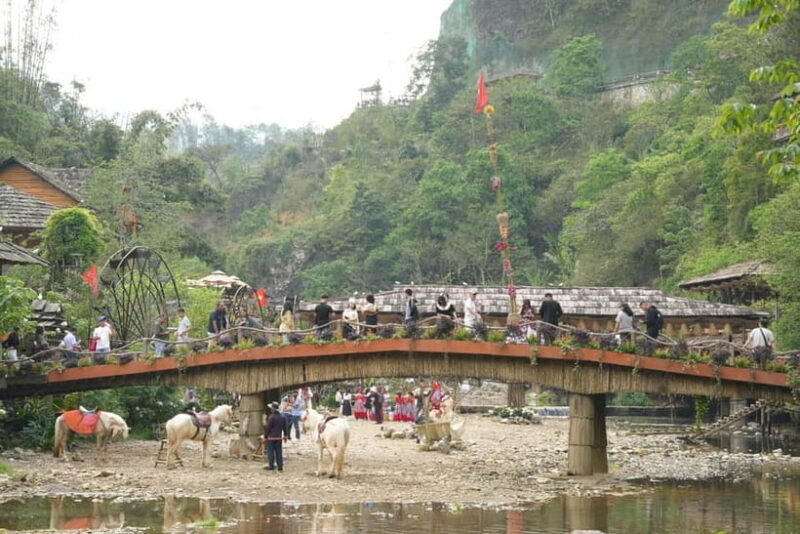 Terraced Trails & Hotel Comfort Sapa Express ( 2D/1N ) - Departure and Journey from Hanoi