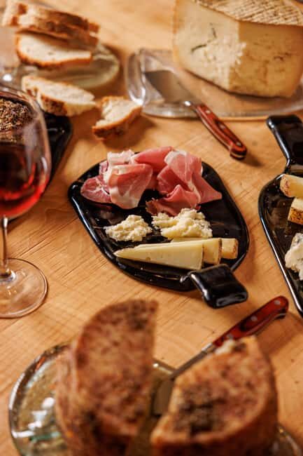 Testaccio: taste Lazio cheeses in an exclusive location - Key Points