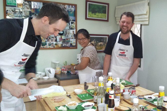 Thai Cooking Class - Group Size, Location, and Logistics