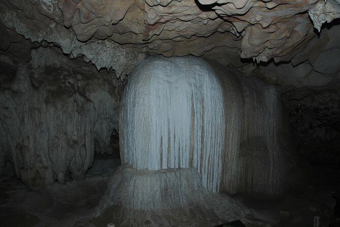 Tham Lod Cave & Pre-Historical Tomb & Bamboo Bridge - FAQs