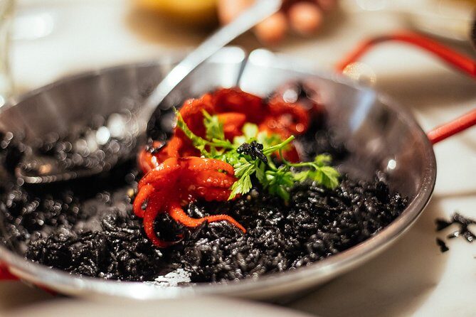 The 10 Tastings of Hong Kong With Locals: Private Street Food Tour - An In-Depth Look at the Tour Itself