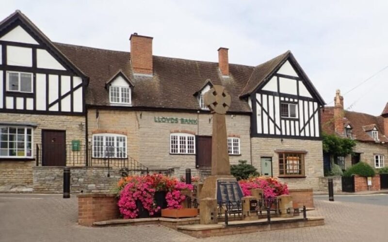 The Alternative Shakespeare Tour + 3 Course Carvery - FAQ