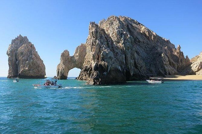 The Arch of Los Cabos Glass-bottom boat tour - FAQ