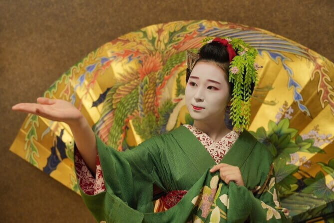 The Art of Geisha: Exclusive Show & Traditional Japanese Game - Key Points