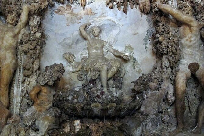 The Art of Living in Florence, with an Exclusive Private Palace Visit - Introduction