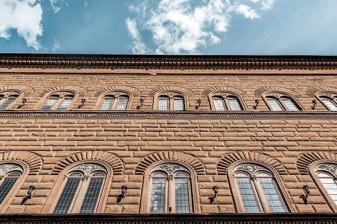 The Art of Living in Florence, with an Exclusive Private Palace Visit - Key Points
