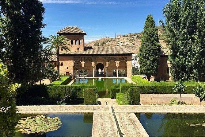 The Best of Alhambra & Granada: Private Tour with Nasrid Palaces - Practicalities & Tips