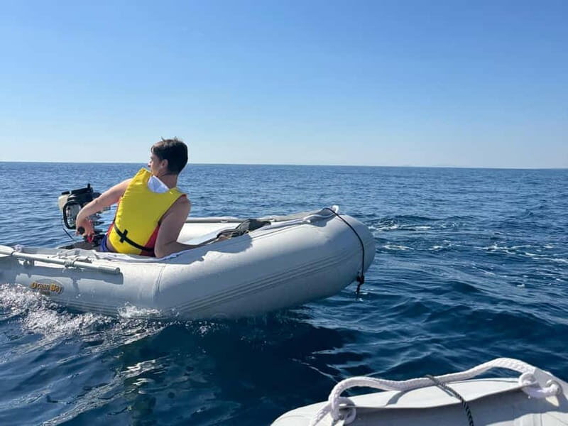 The best part: you can rent a zodiac without a license! - Key Points