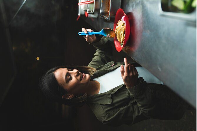 The best walking tour in the neighborhood of Versalles - FAQs